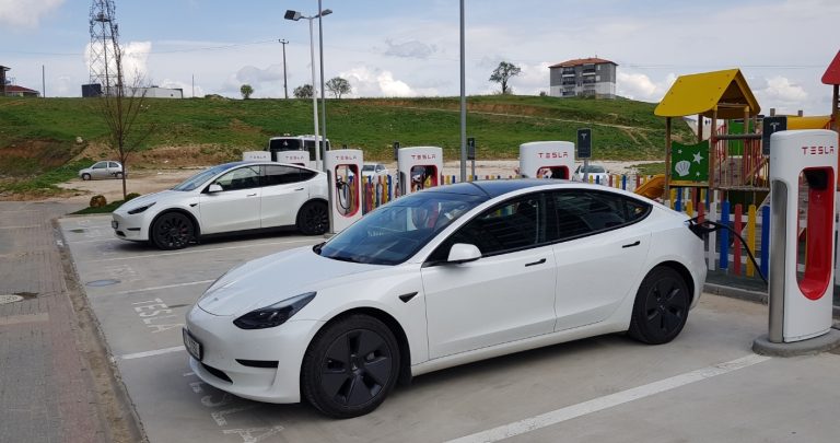 Tesla Model 3 (EVA) - Călătorie la Istanbul - Electromobilitate